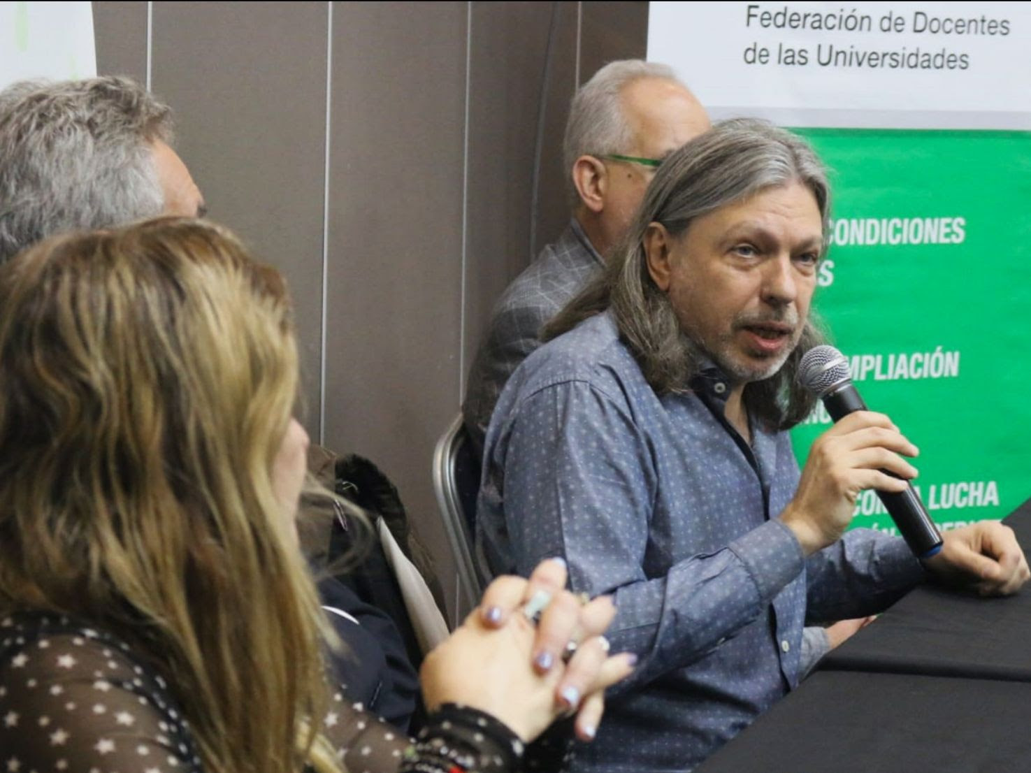 Doble rechazo de Fedun ante la suspensión de adelantos de sueldos y ...